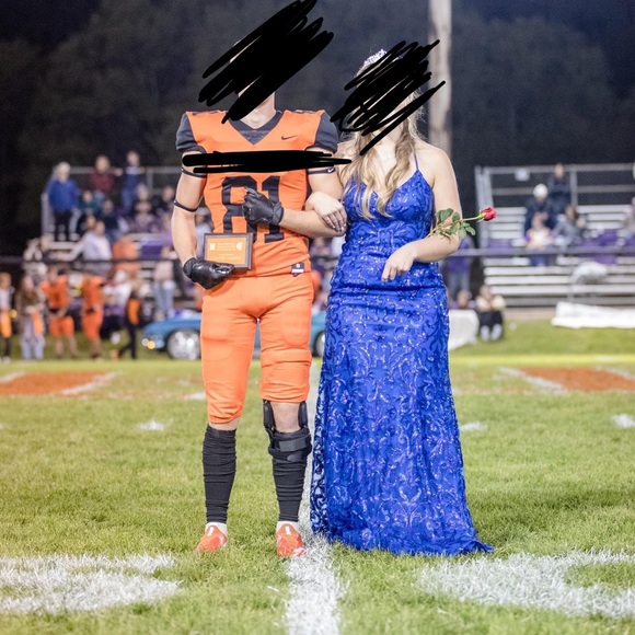 Dresses | Selling My 22223 Homecoming Court Dressworn Onceno Stains Or ...
